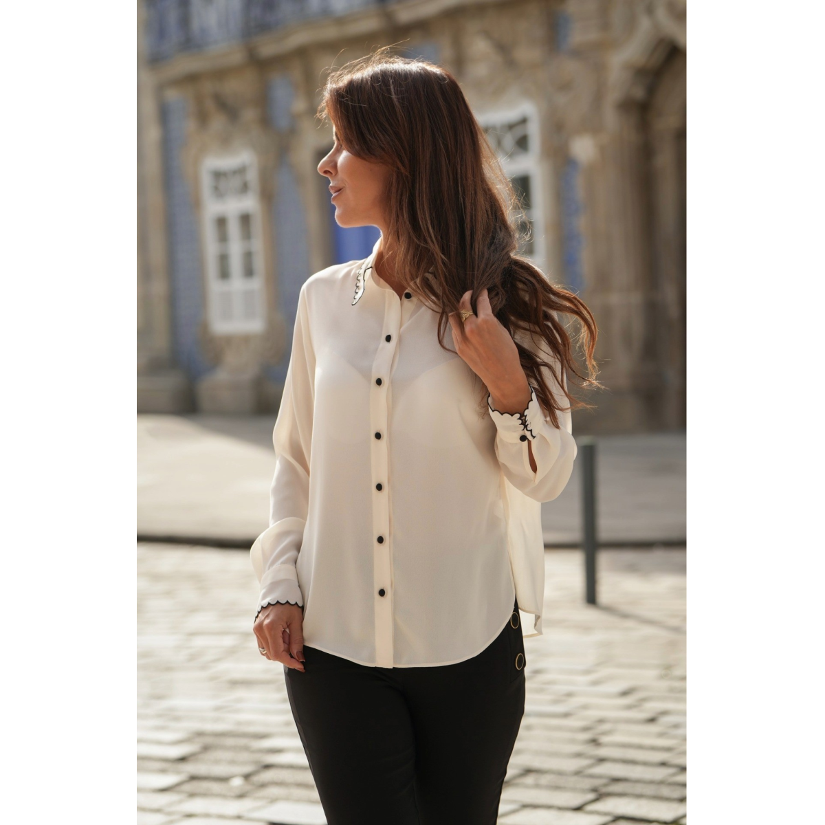Cream shirt with contrasting details - SC54BLU11.136 - Silvina Campos